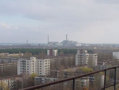 図33-3 チェルノブイリ原子力発電所（Photo by Jason Minshull）